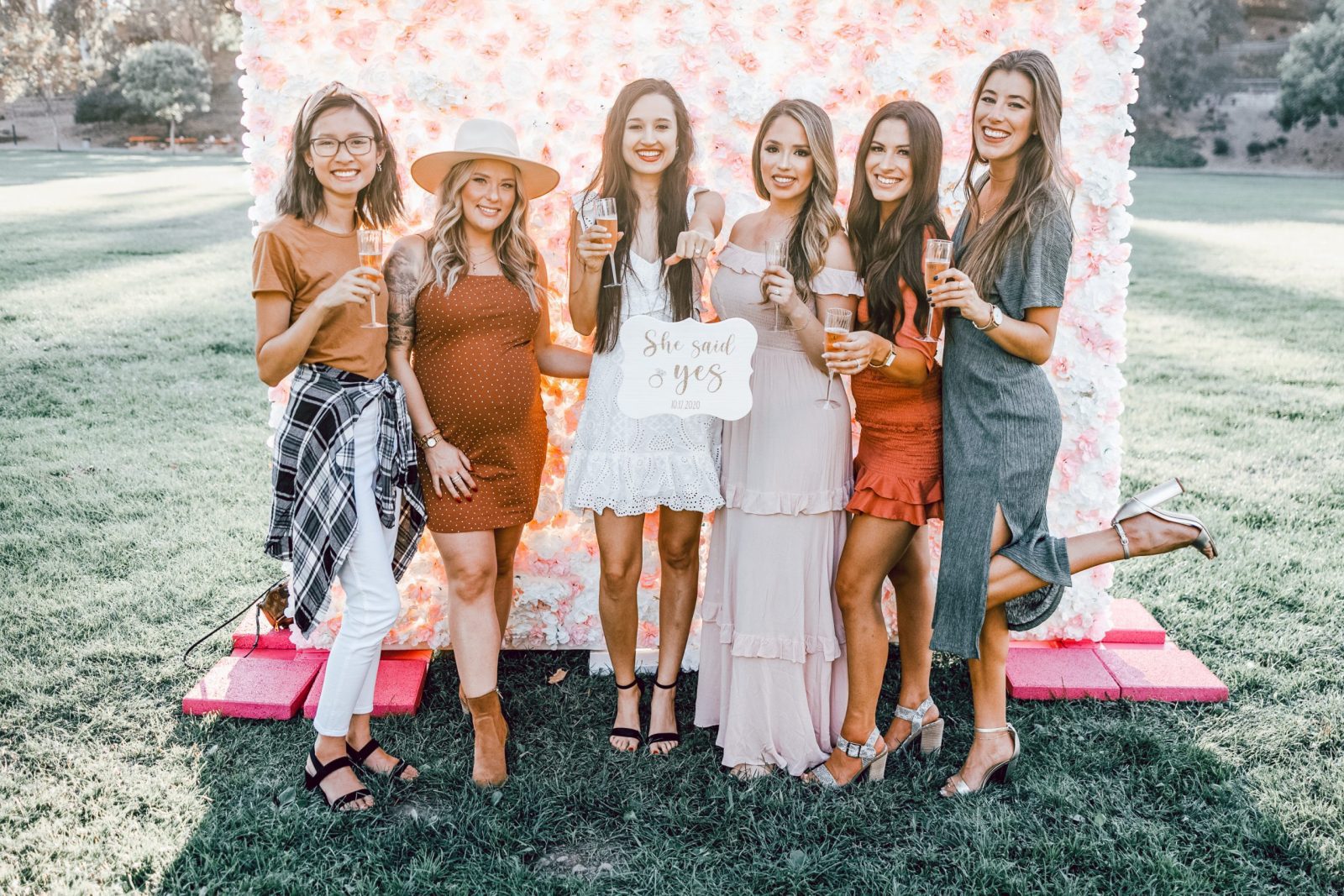 Beautiful Flower Wall Proposals For An Unforgettable Engagement